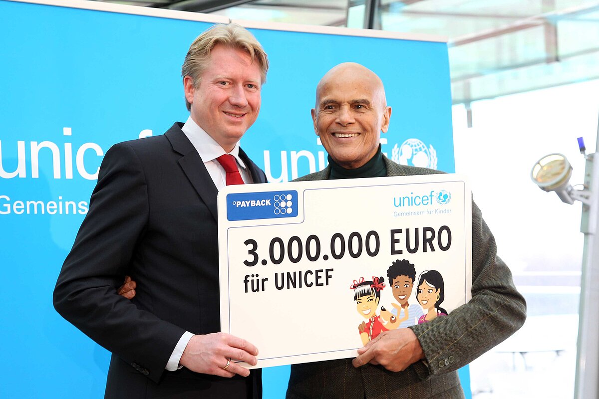 PAYBACK hands over cheque for EUR 3 million to international UNICEF ...